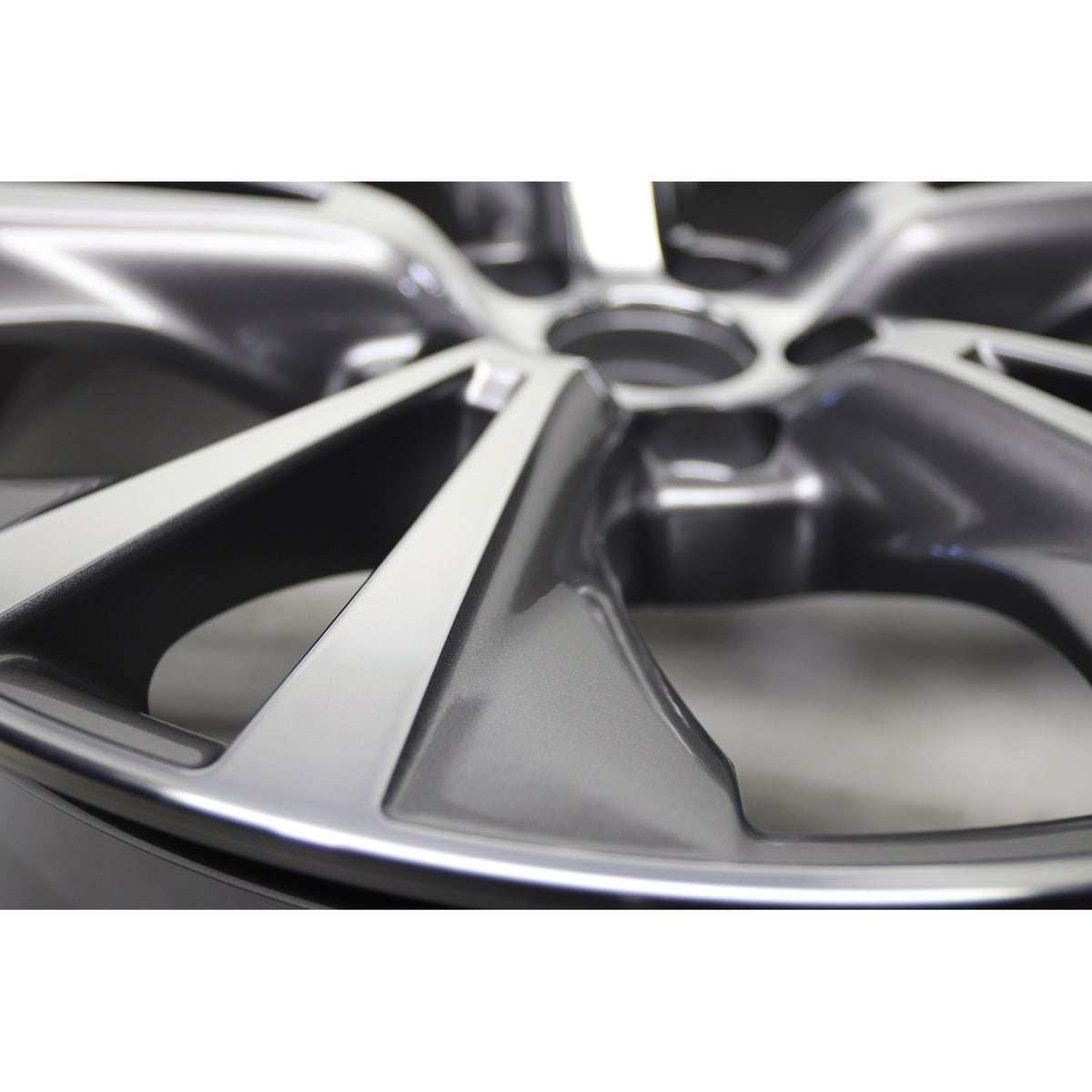 New 18" 2014-2019 Toyota Highlander Machined Charcoal Replacement Alloy ...